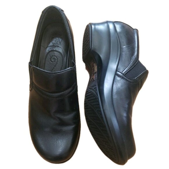 Ariat | Shoes | Ariat Sutter Clogs Black Leather Comfort Work Slipon Sz ...
